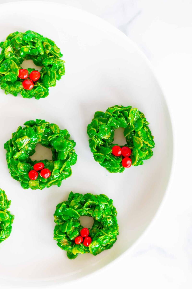 Classic Christmas Wreath Cookies | Easy Cookie Recipes