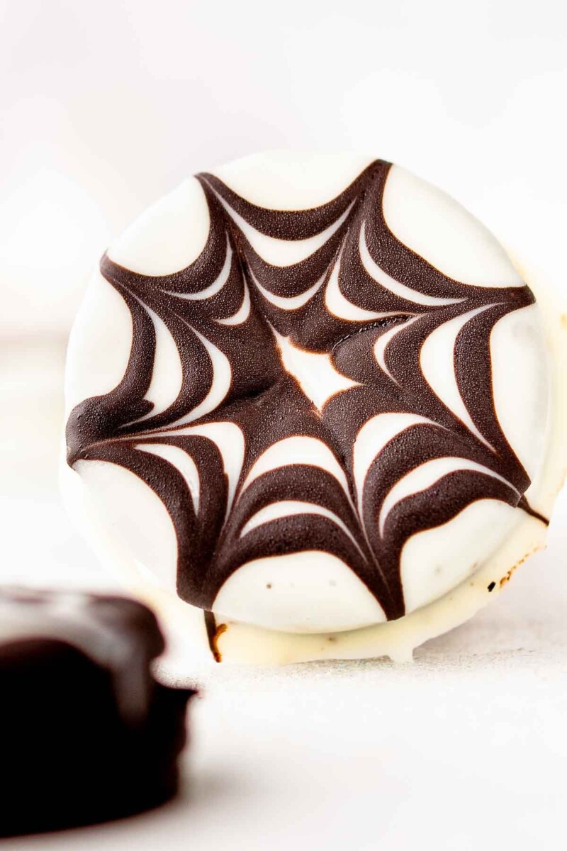 Halloween Chocolate Covered Oreos | Easy Cookie Recipes