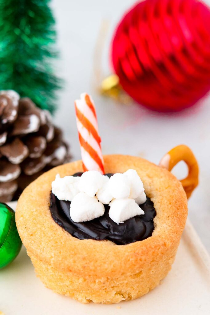 Hot Chocolate Cookie Cups | Easy Cookie Recipes