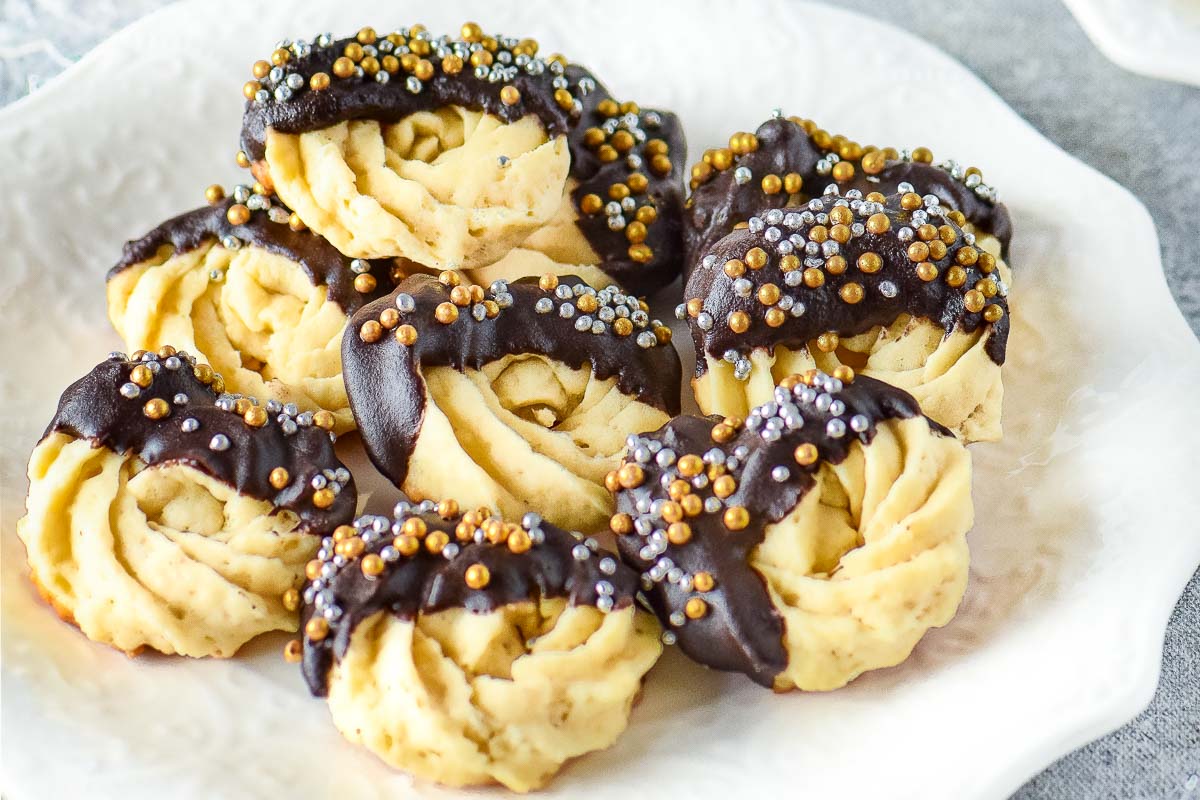 Chocolate-Dipped Butter Cookies - Easy Cookie Recipes