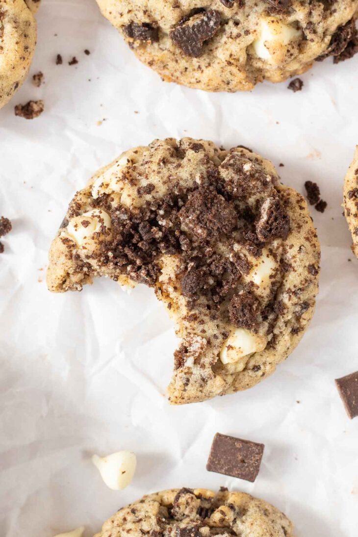 Oreo Chip Cookies - Easy Cookie Recipes